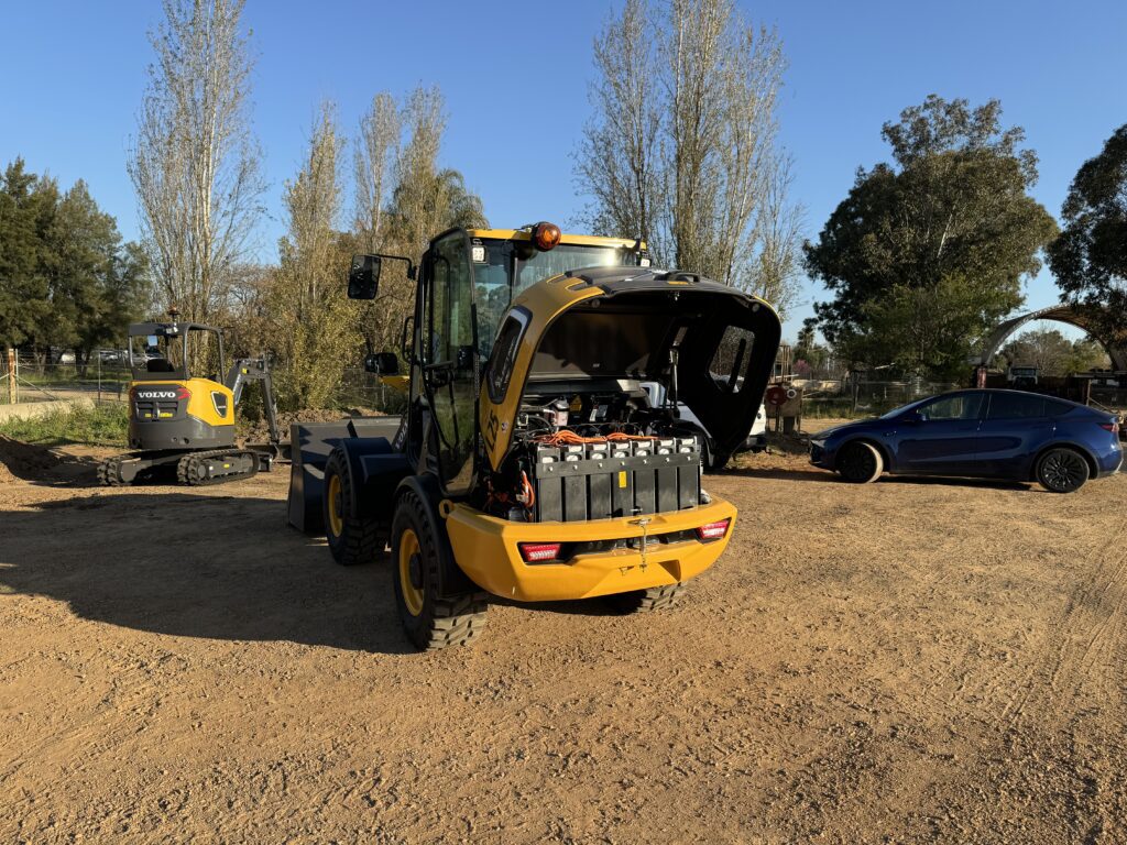 Test Drive Volvo's Electric Diggers - Australian Electric Vehicle ...